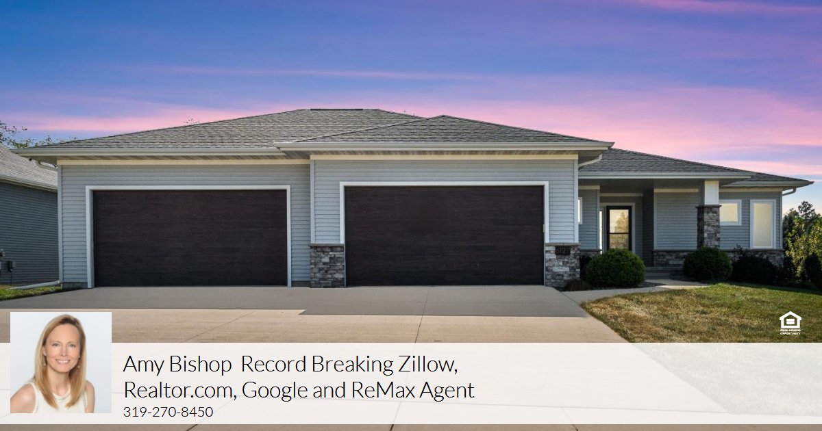 6127 Rapids Ridge Rd, Cedar Rapids, IA 52411